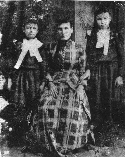 Sarah (Hanlin) Grim & daughters | Grim-Grimm Genealogy